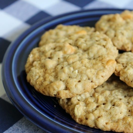 Sweet and Chewy Butterscotch Oatmeal Cookies - Moneywise Moms - Easy ...